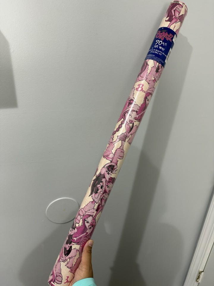 Vintage BRATZ Dolls Holiday Christmas Wrapping Paper Roll 70 Sq Ft. | eBay