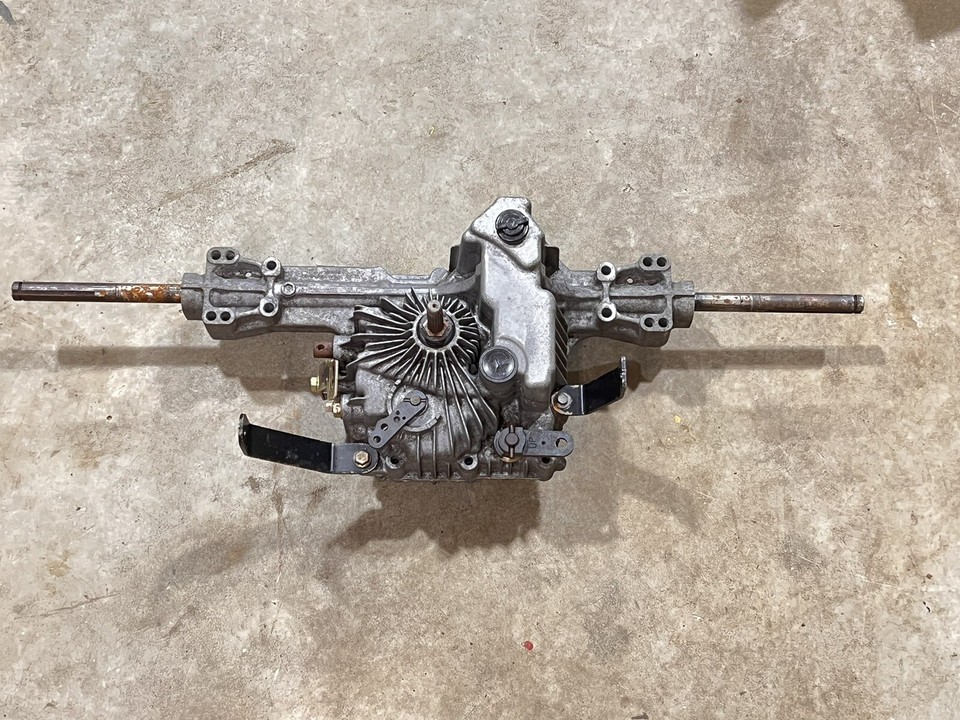 John Deere L120 L130 L110 L107 L111 Lawn Mower Tractor Transaxle ...