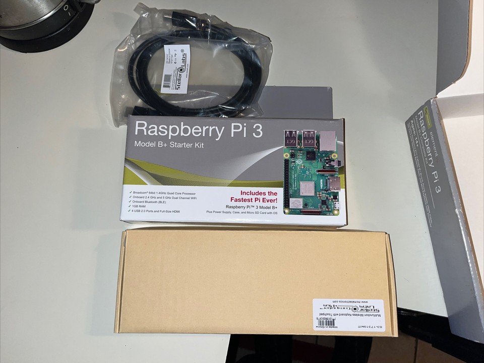 Newark Element 14 Raspberry Pi 3 Model B+ Media Center Kit !!Brand New ...