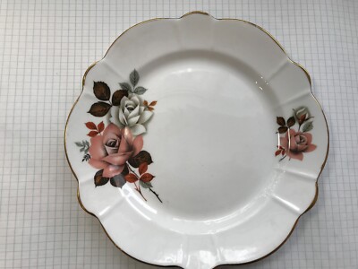 Royal Windsor Fine Bone China England Plate - Gold Rim with Rose | eBay