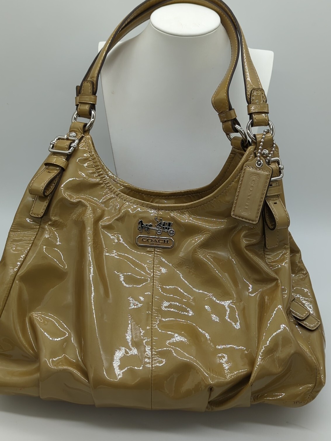 Coach Maggie Madison 18760 Beige Patent Leather Shoul… - Gem