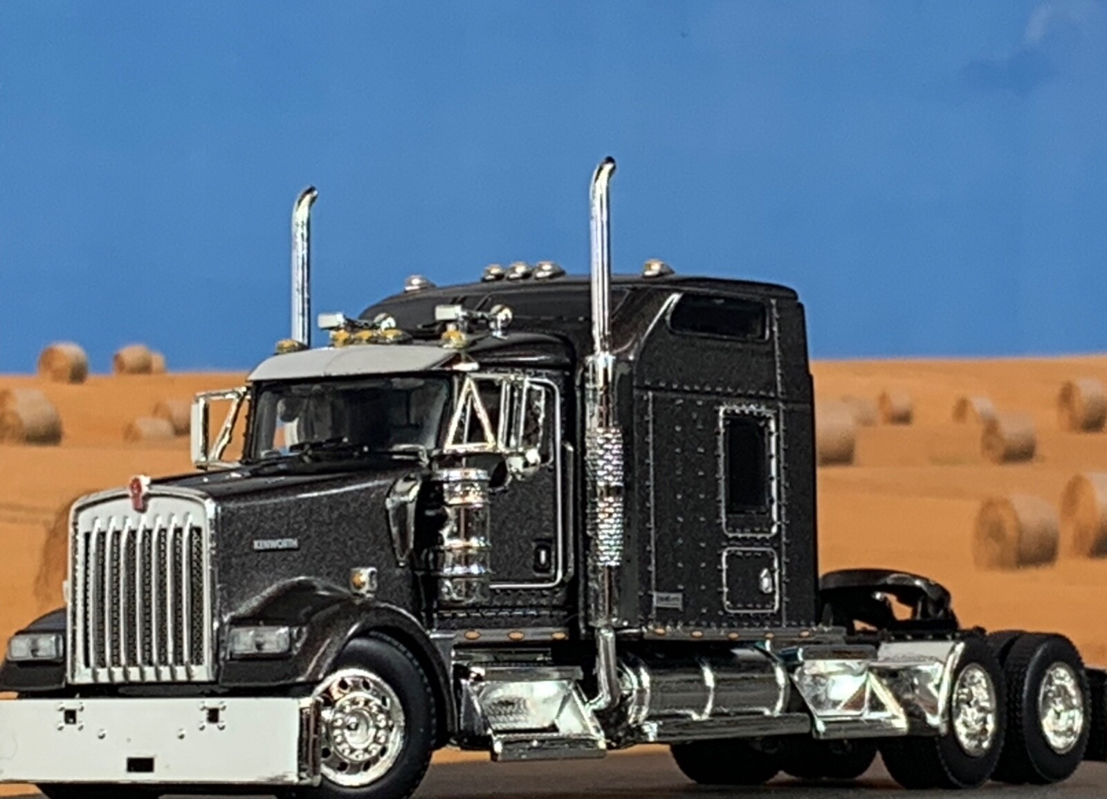 1/64 DCP GUN METAL KENWORTH W900L W/ 86" STUDIO SLEEPER | eBay