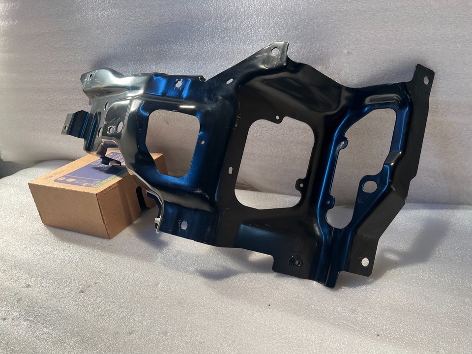 GOOD USED OEM 2020-2023 SIERRA 2500HD / 3500HD LH OUTER BUMPER BRACKET ...