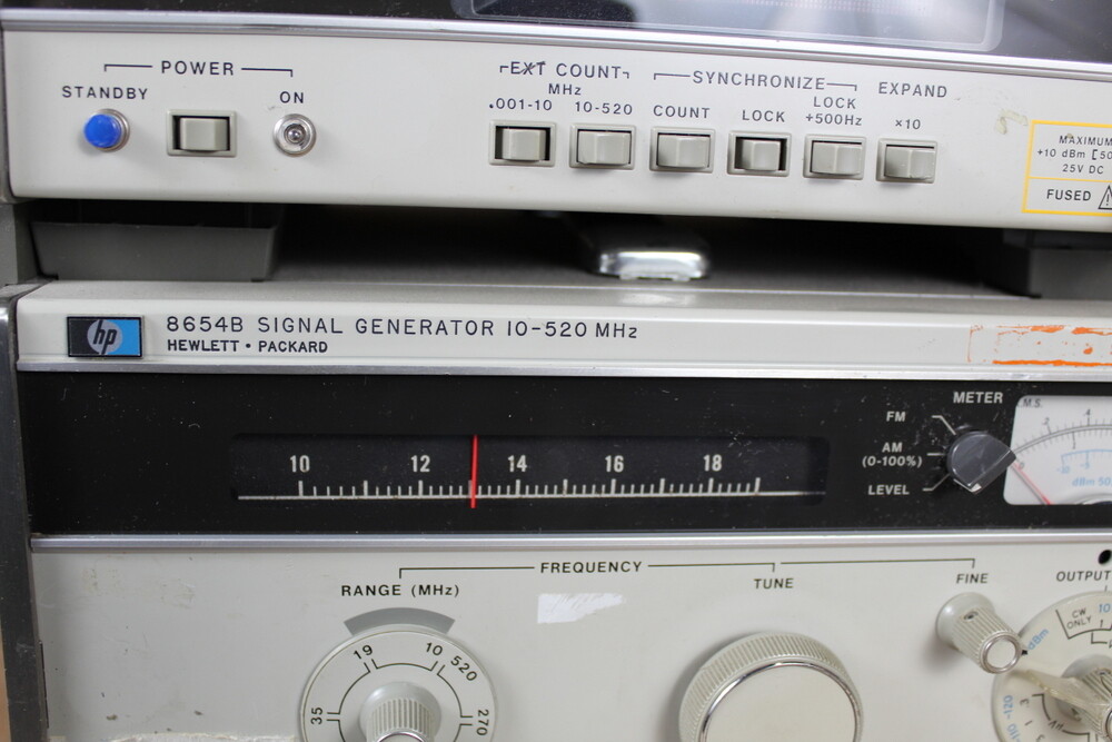 HP Agilent 8654B RF Signal Generator for Repair/ Parts for sale online ...
