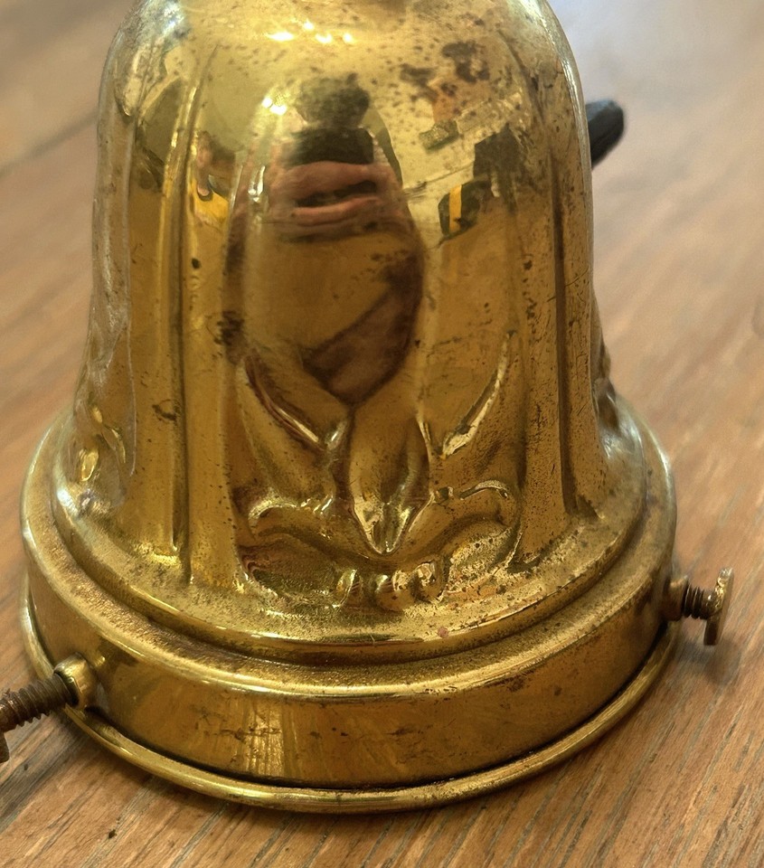 VINTAGE BRASS BELL SHAPED U.S.A BRYANT LIGHT SOCKET. FLEUR PAT.1914. | eBay