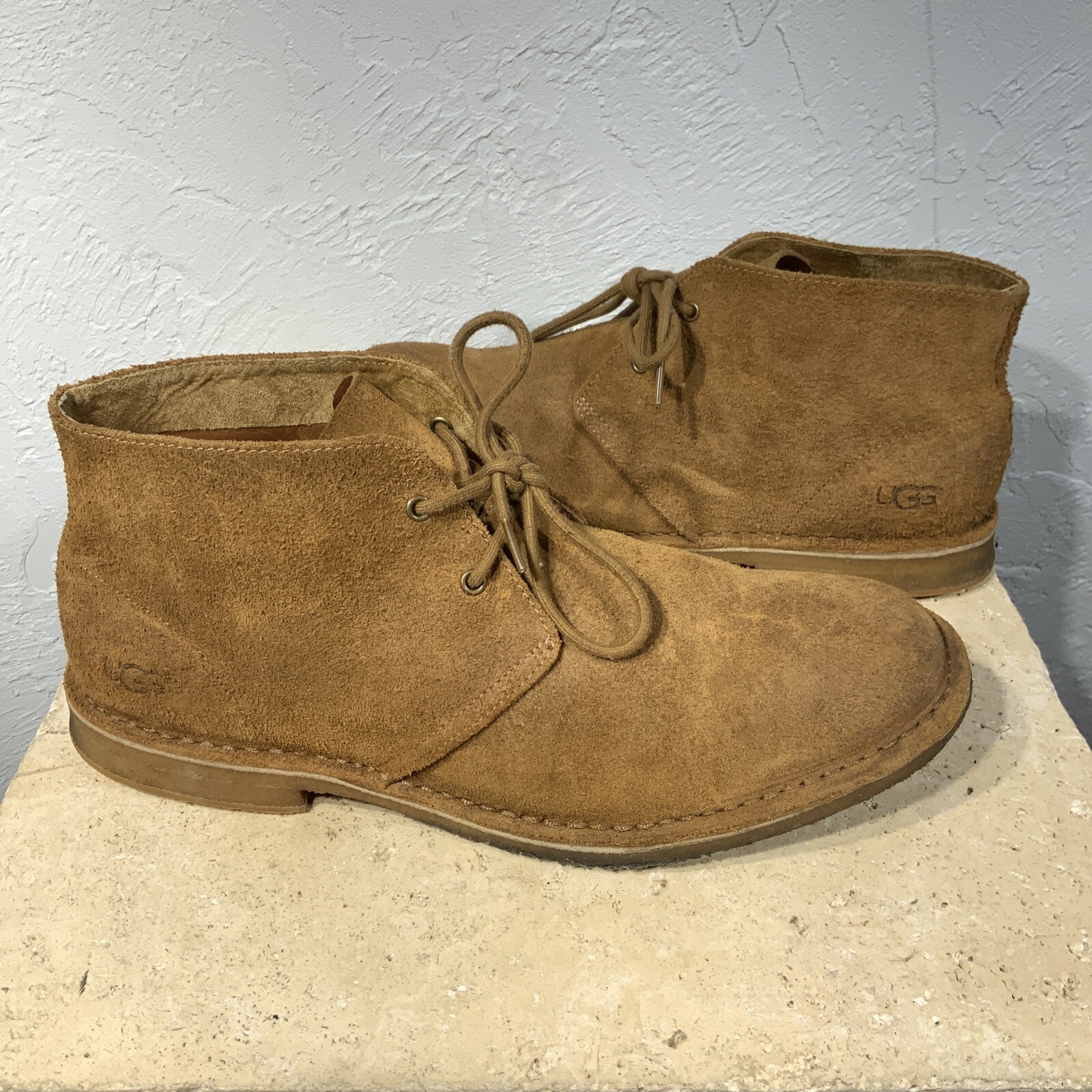 UGG AUSTRALIA Men's Leighton Leather Suede Chukka Boots 1006082 ...