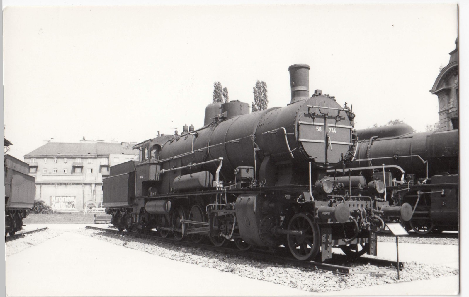 Austria; ÖBB 58.744 (ex DRB 58 744, né BBÖ 81.44) in Strasshof, 1982 BW ...