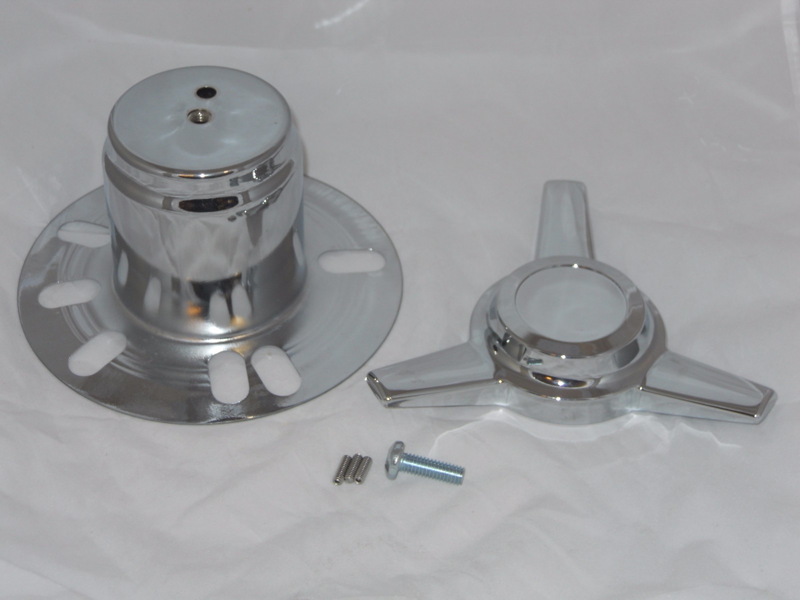 4 TOWERS SPINNERS STUD MOUNT CHROME WHEEL RIM CENTER CAPS 3.18-3.30 ...