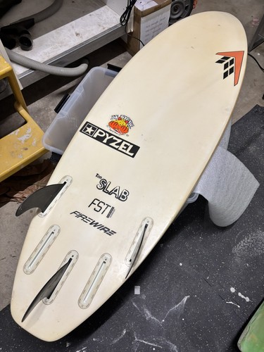 Surfboard - PYZEL FireWire THE SLAB 5’6” FCS Future Shapes 20.1 Liters ...