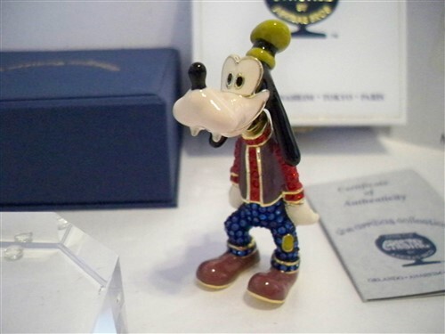 SWAROVSKI DISNEY ARRIBAS LE JEWELED GOOFY A508 WITH DISPLAY BASE | eBay