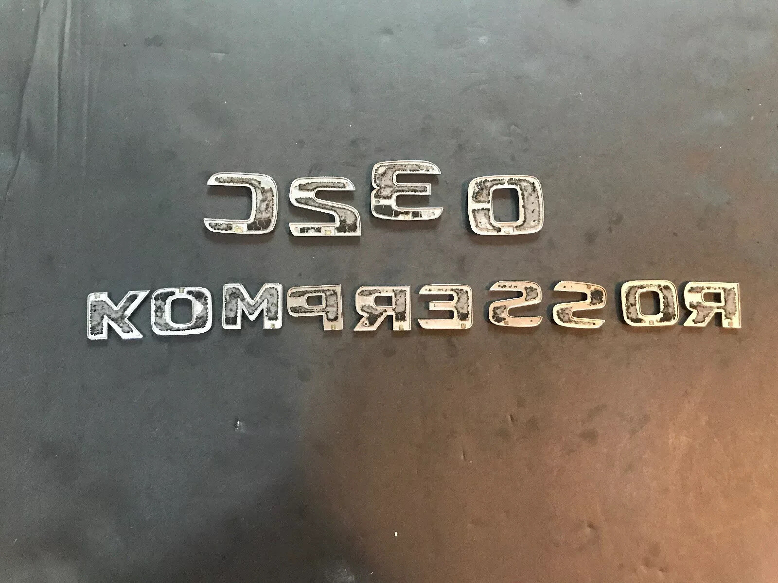 01-07 M-BENZ C230 C320 KOMPRESSOR EMBLEM REAR TRUNK LOGO LETTERS ...