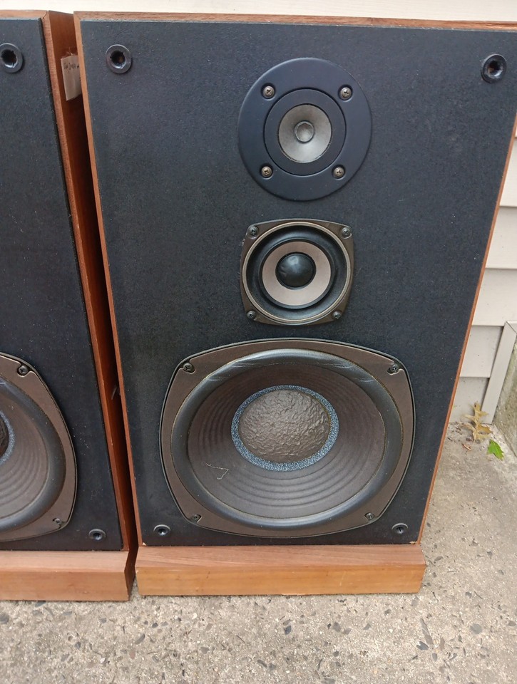 Vintage Pair of Floor Realistic Optimus 25 Speakers 40-2027 Made In ...