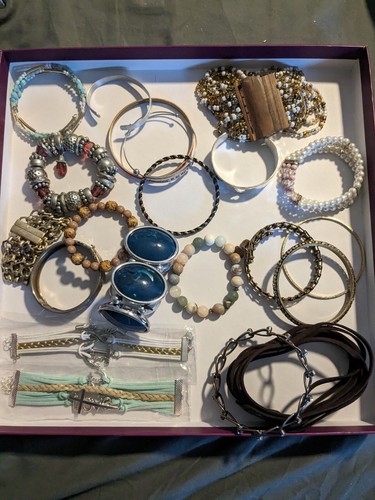 Lot Of 21 Bracelets Assorted Styles | eBay