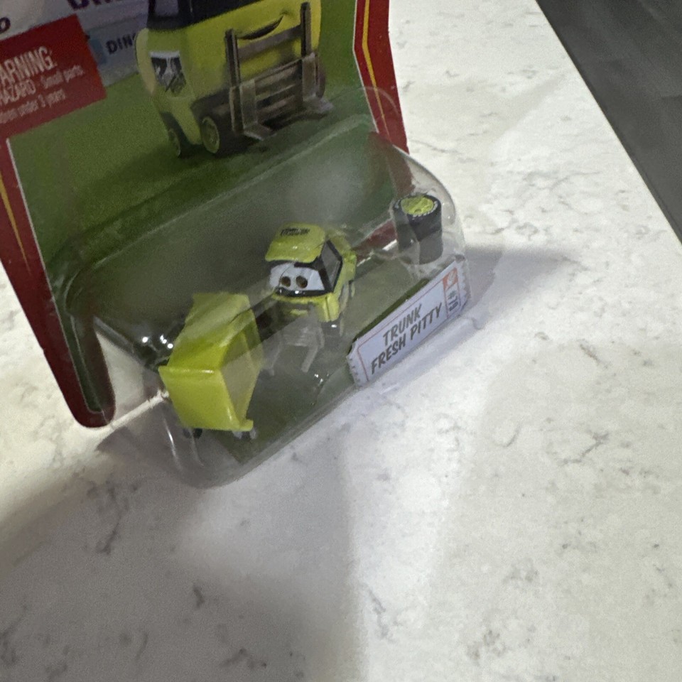 Disney Pixar the world of Cars Race-O-Rama Trunk Fresh Pitty DieCast ...