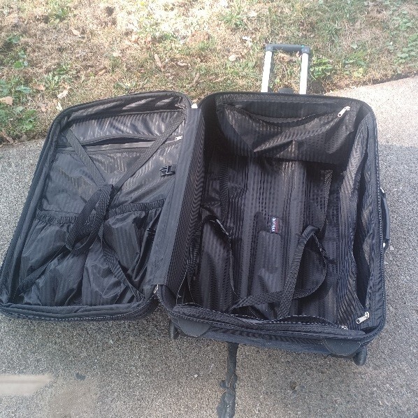 Kirkland Signature 27in DuPont Ballistic Travel Luggage on Wheels Navy ...