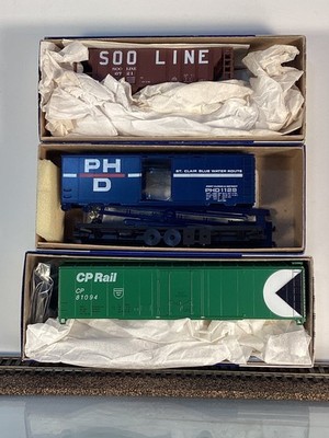 HO RoundHouse Lot /3 Upper MidWest Railroads: PHD Box, Soo Line Hopper ...