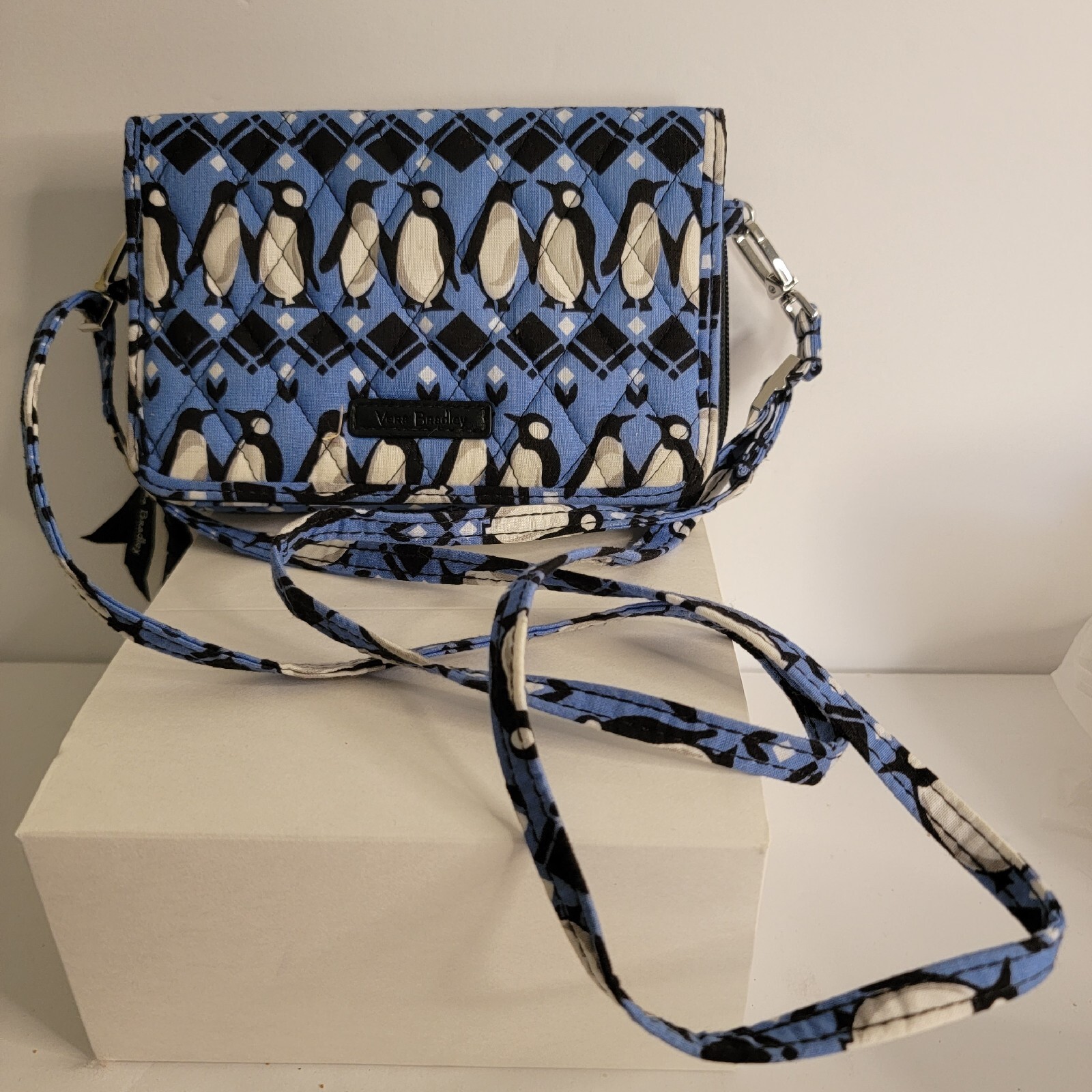 Vera Bradley Penguins Intarsia Blue 3-in-1 Crossbody Wristlet Wallet ...