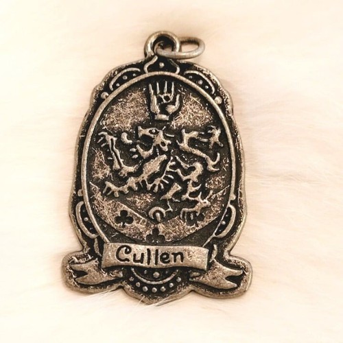 Twilight Cullen Family Crest Pendant Lion Vampire Werewolf Silver Tone ...