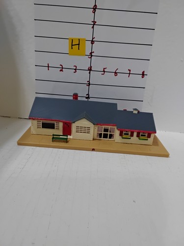 HO SCALE RANCH HOUSE WITH GARGAGE H 139 | eBay