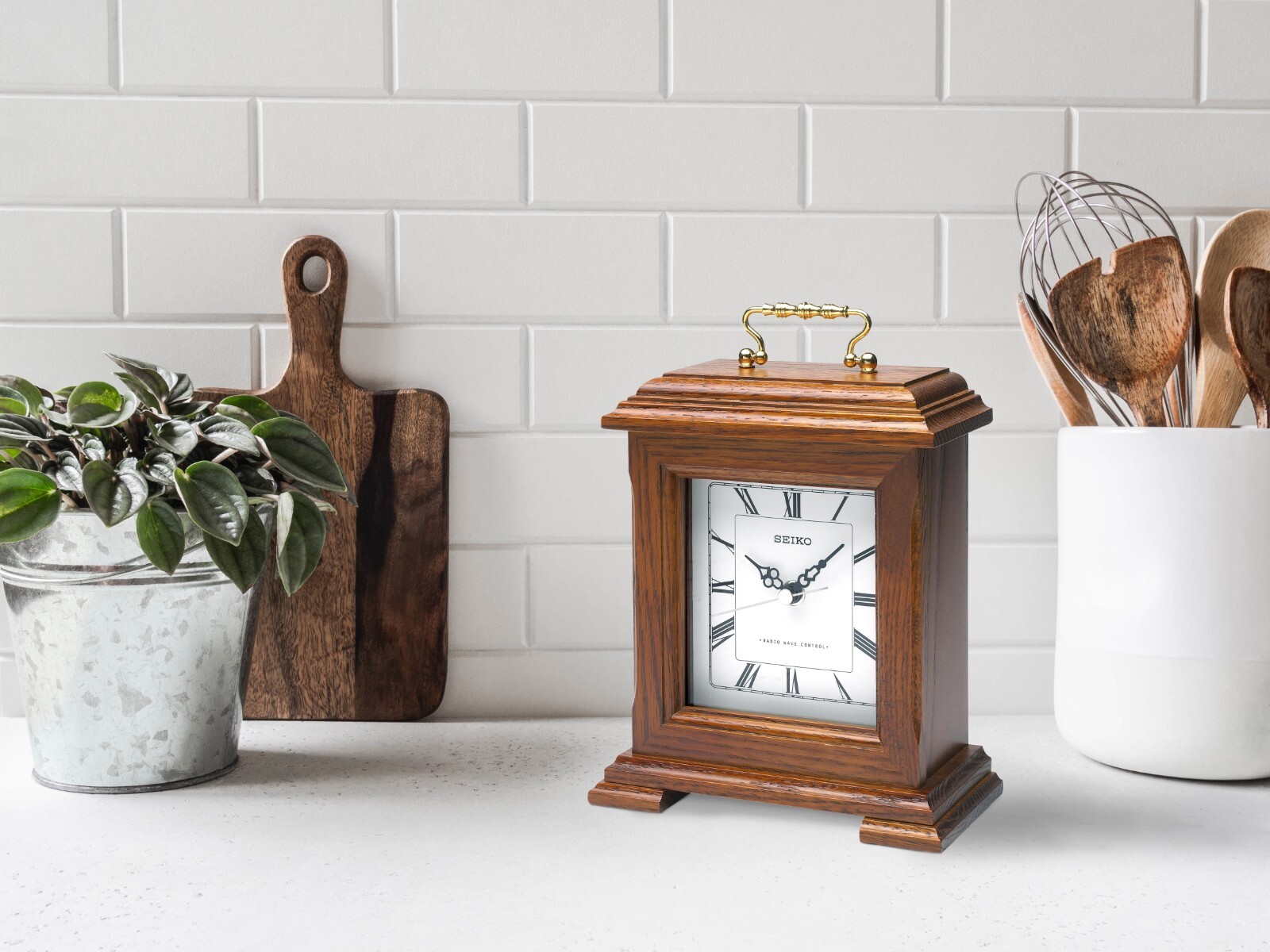 Seiko Oak Wooden Radio Controlled Quartz Battery Mantle Mantel Clock ...