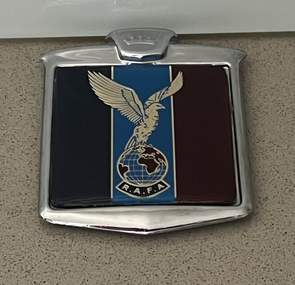 RAFA ROYAL AIR FORCE ASSOCIATION ENAMEL MILITARY CAR BADGE EMBALM UK ...