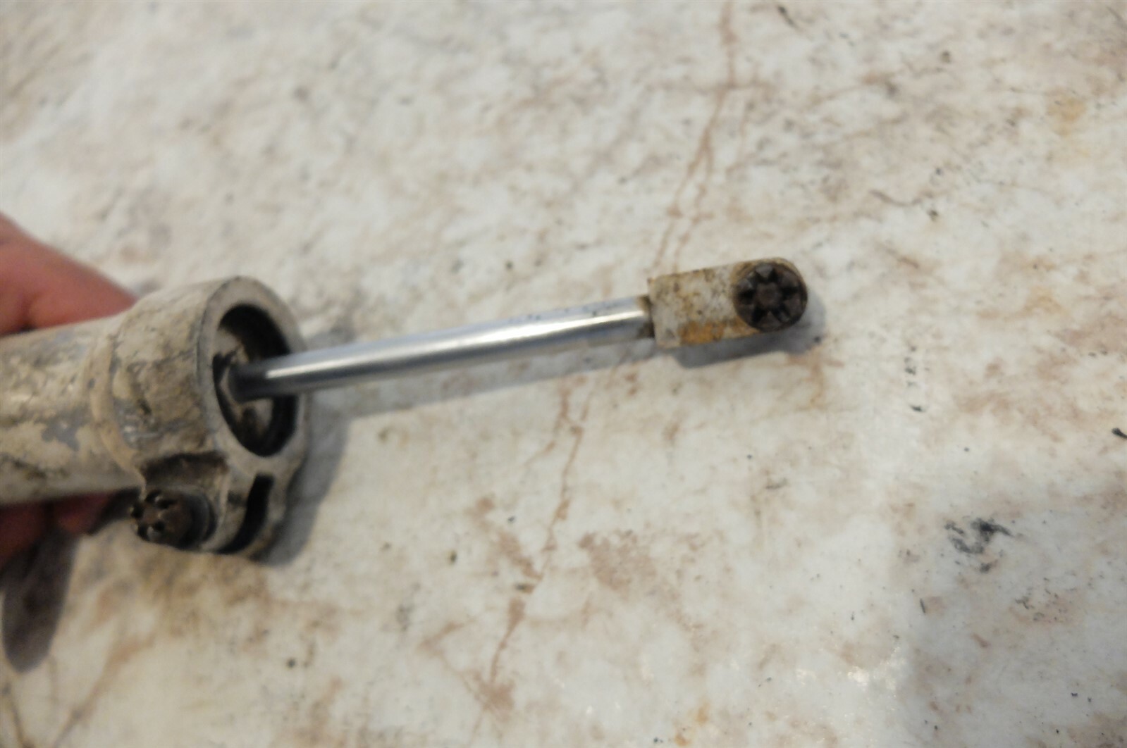 Cessna 172 F Skyhawk front nose wheel steering shimmy damper dampener ...