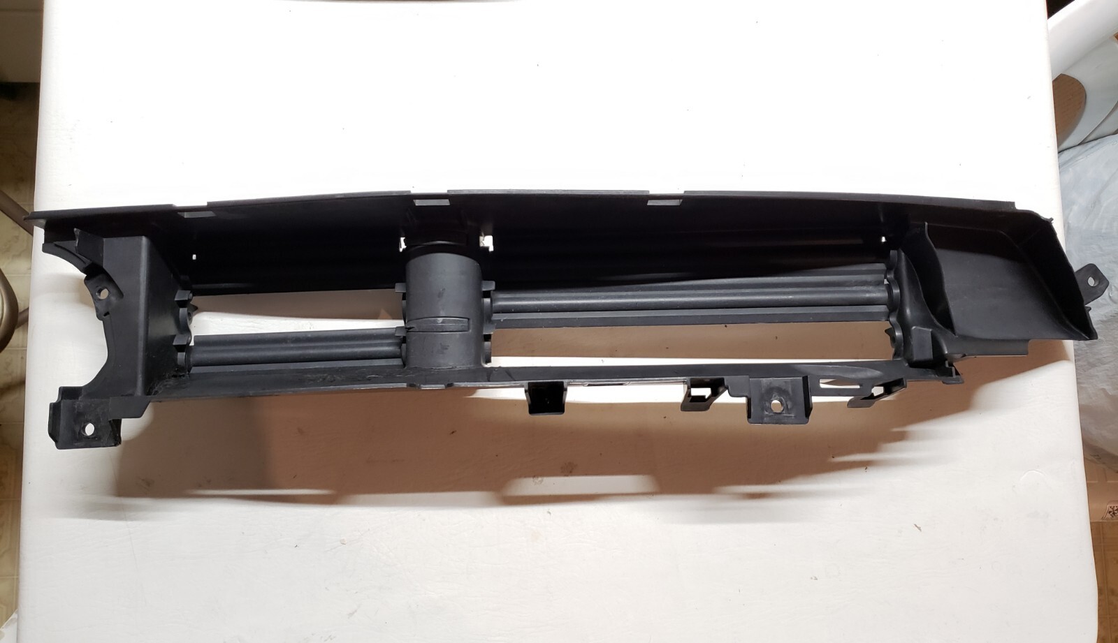 2015-2017 CHRYSLER 200 LOWER RADIATOR ACTIVE GRILL SHUTTER ASSEMBLY OEM ...