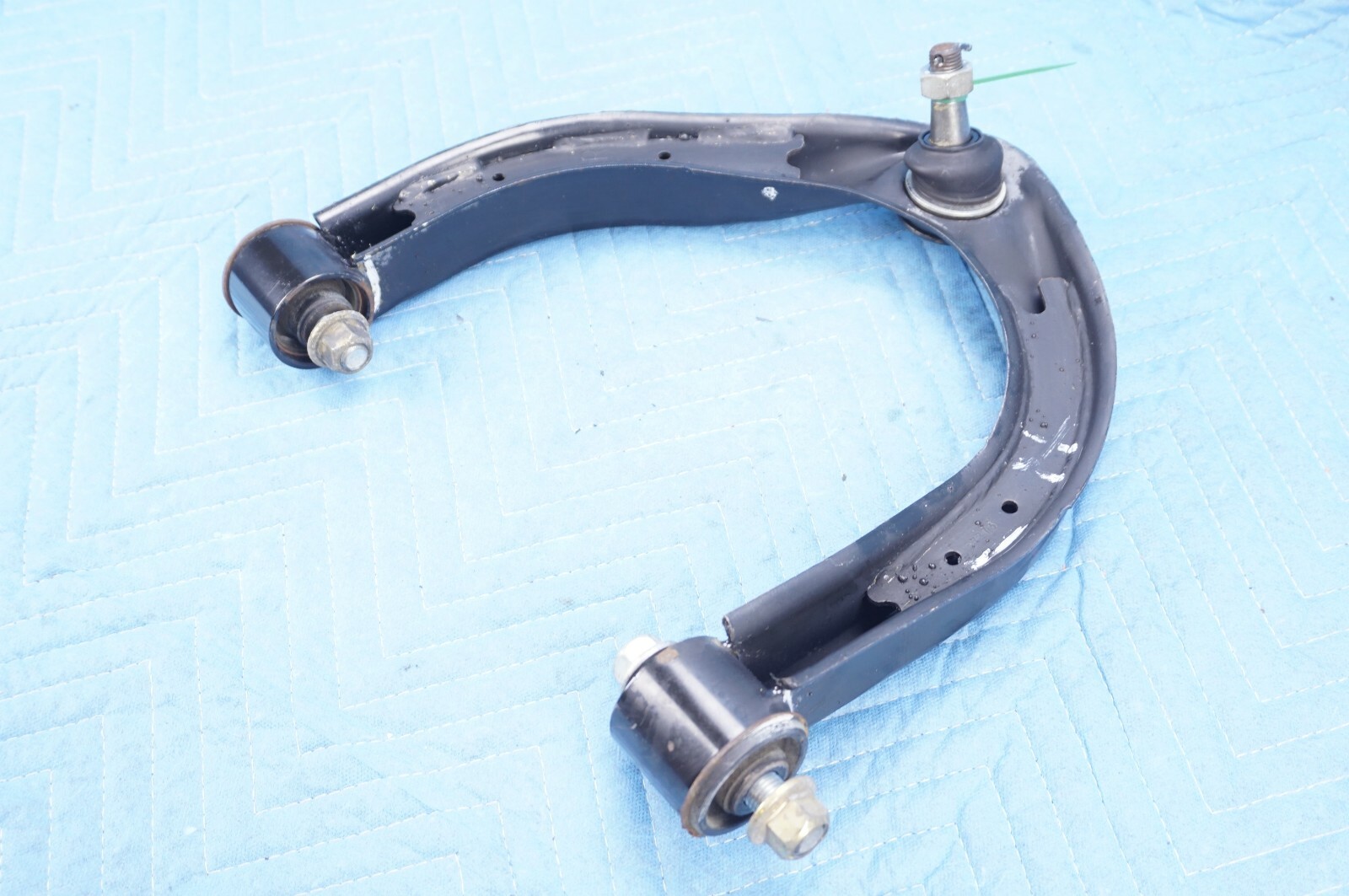 Nissan Armada Front Passenger Upper Control Arm w/Bolts 54524-ZQ00A 07 ...