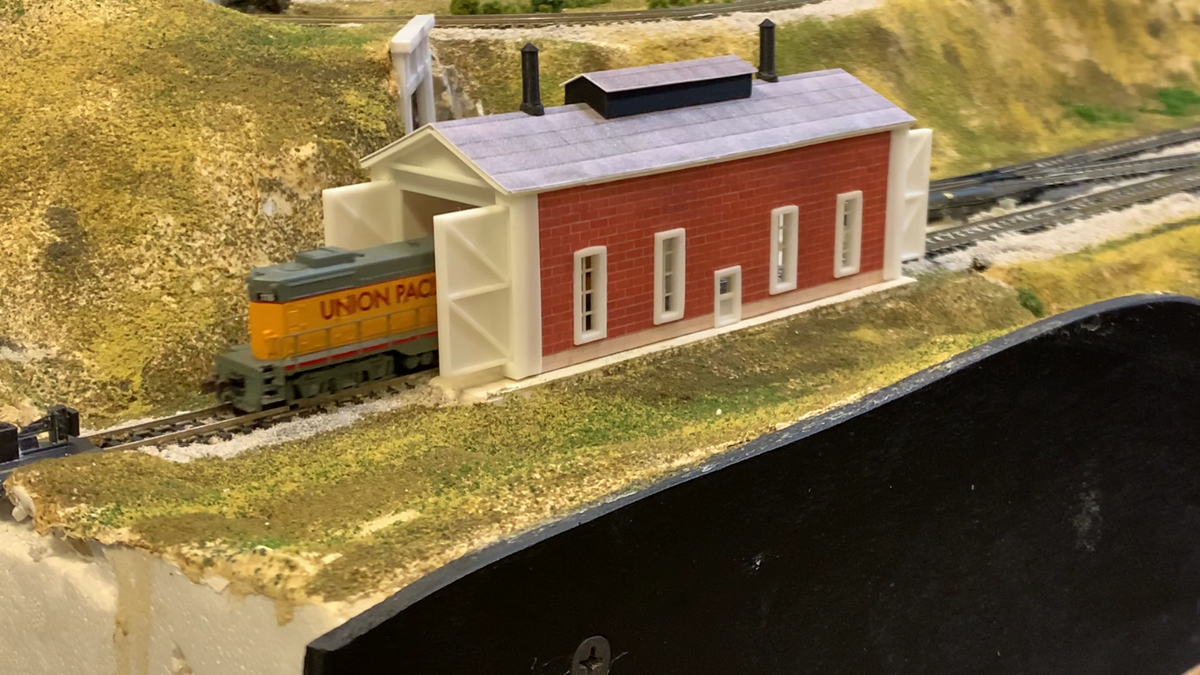 2x4 Model Railroad Layouts