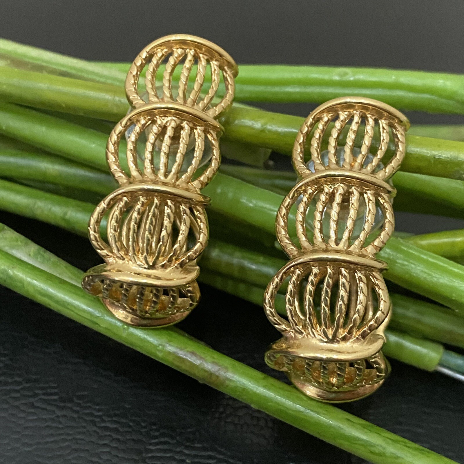 Vintage NAPIER Gold Tone Filigree Twisted Rope Cage H… - Gem