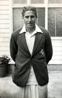 Cricket Pic 1930S Arthur Fagg Who Played For Kent Ccc Old Photo | eBay ...