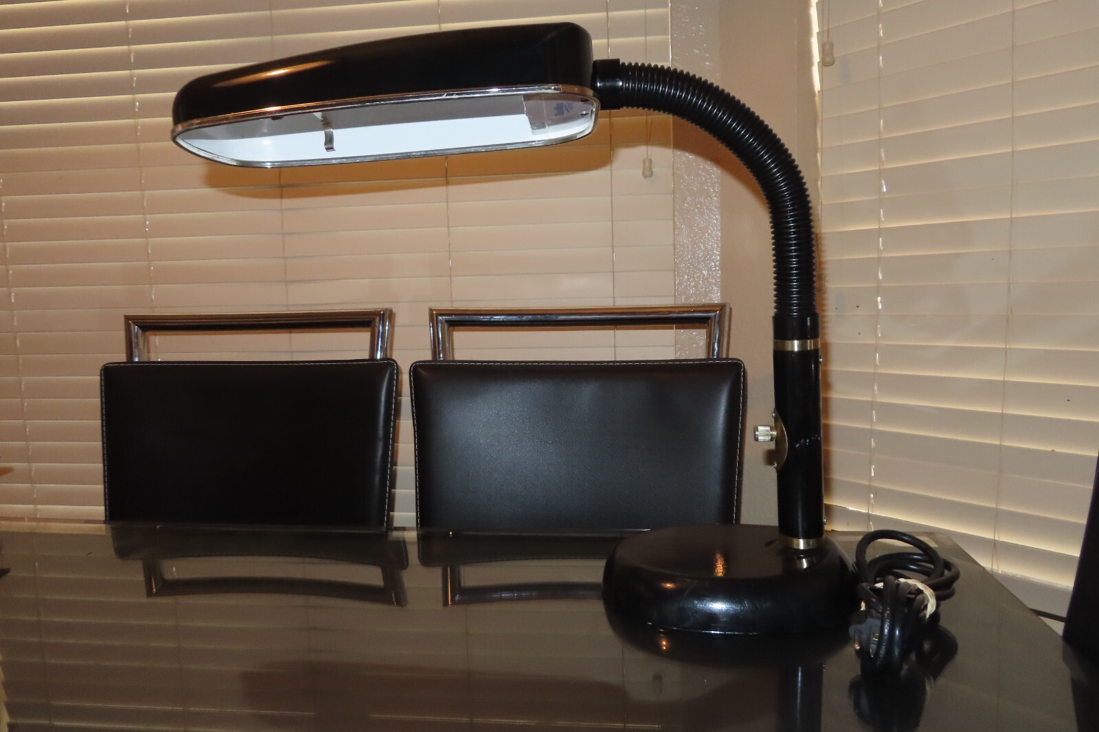 BlueMax 1-light Full Spectrum Dimmable Task Lamp & Light Therapy Unit ...