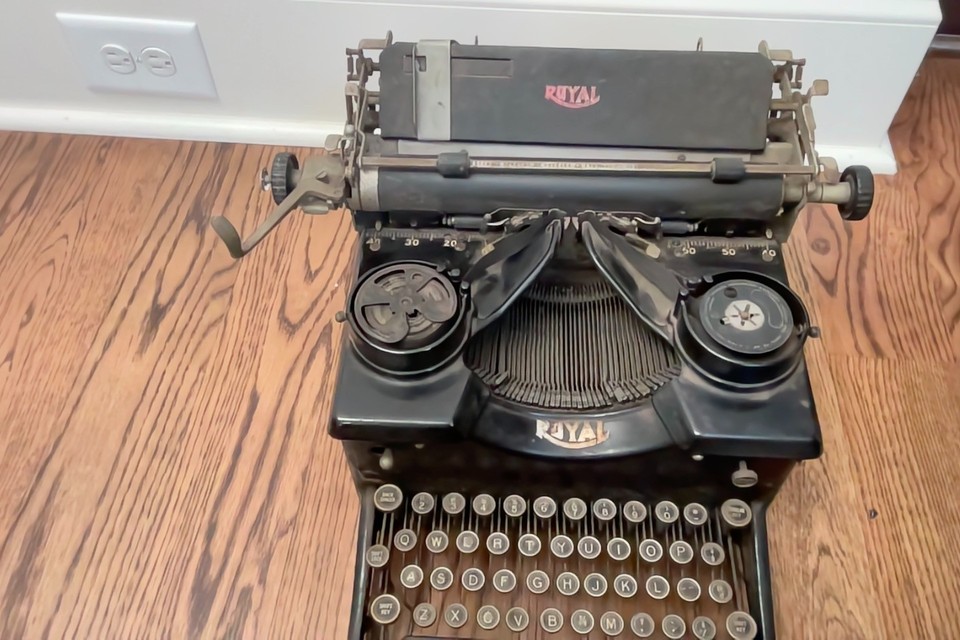 Vintage Royal Manual Typewriter Black Desktop Cast Iron 1920-1930s ...