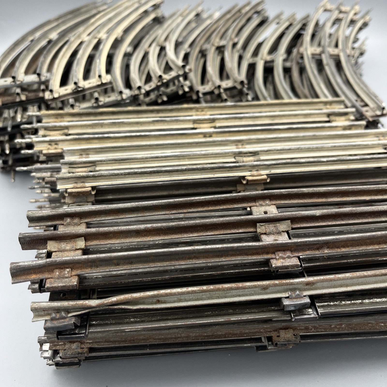 HUGE LOT OF ~90 PIECES OF VINTAGE LIONEL & MARX 027 GAUGE TRACK ...