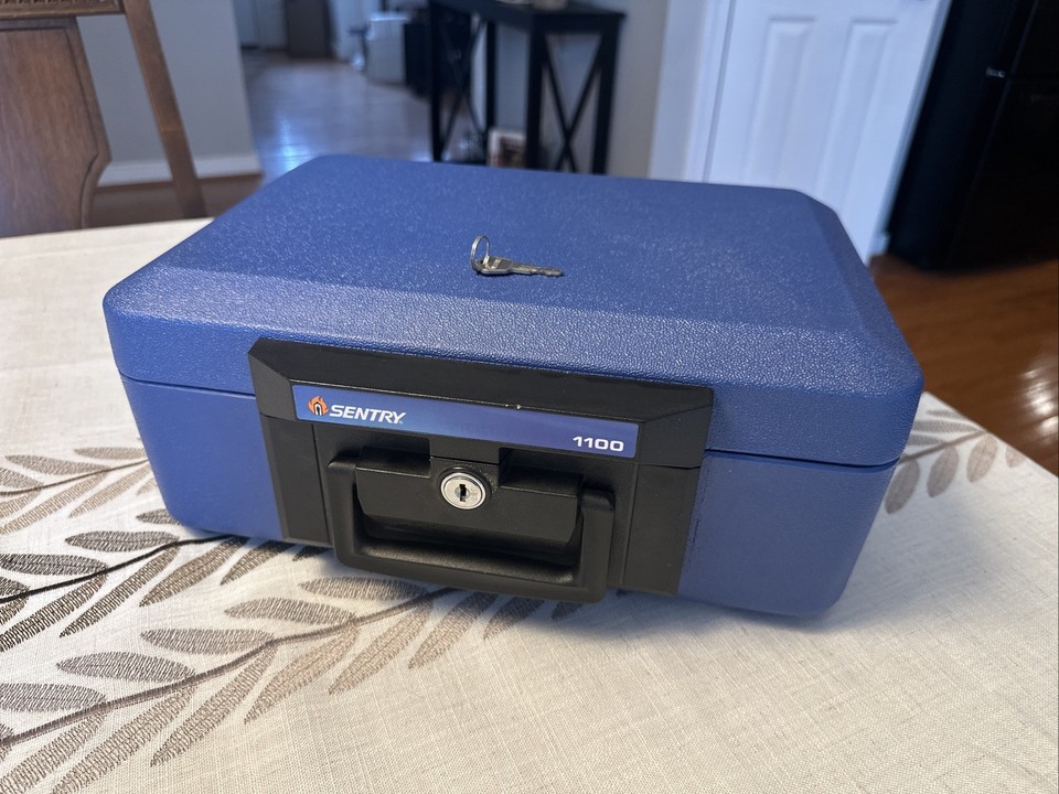 Sentry Safe 1100 Fire-Safe Security Chest Arctic Blue w/Key 30 Min ...