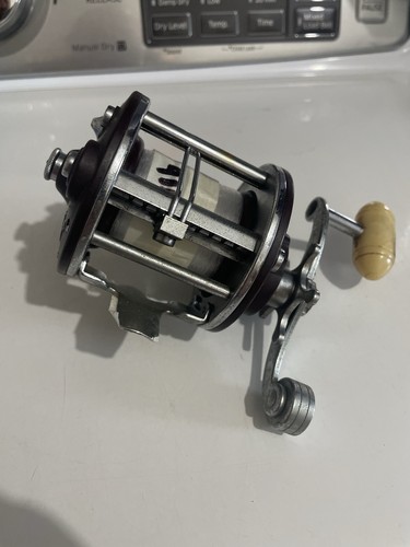 Vintage Penn Peerless No 9 Fishing Reel Level Wind Made in USA BURGUNDY ...