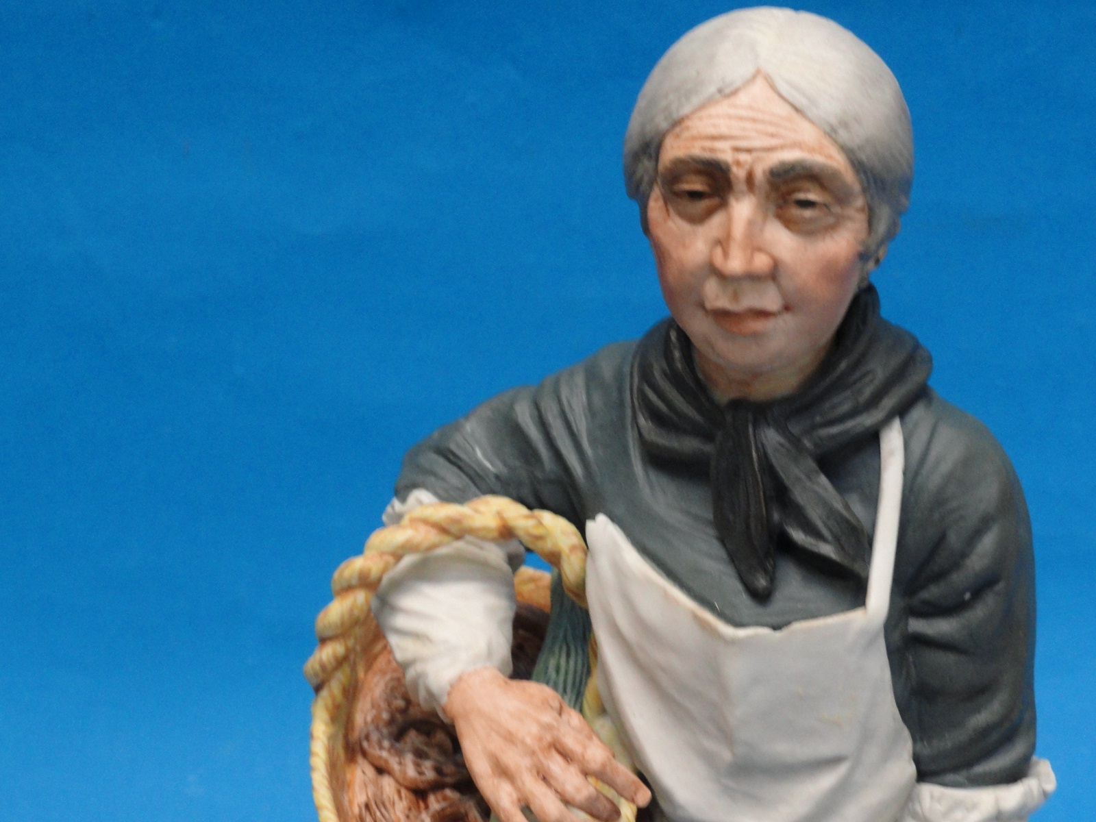 STRIKING SIGNED M.S. ALGORA SPANISH PORCELAIN FIGURINE OLD WOMAN VENDOR ...