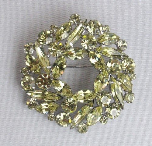 Vintage Signed Weiss Champagne Marquise Round Rhinestone Wreath Brooch ...