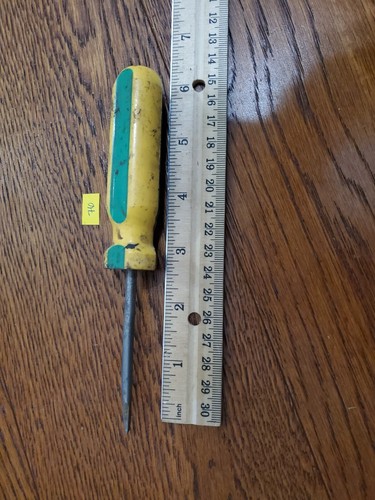 S-K SK Flat Tip Screwdriver Yellow Green Rare Color Pattern USA 70063 ...