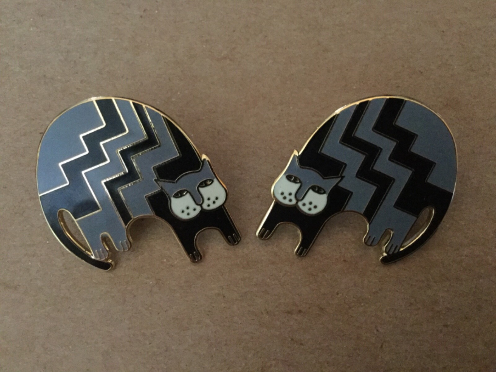 Laurel Burch AZTEC CAT gray & black cloisonné enamel Gold tone post ...