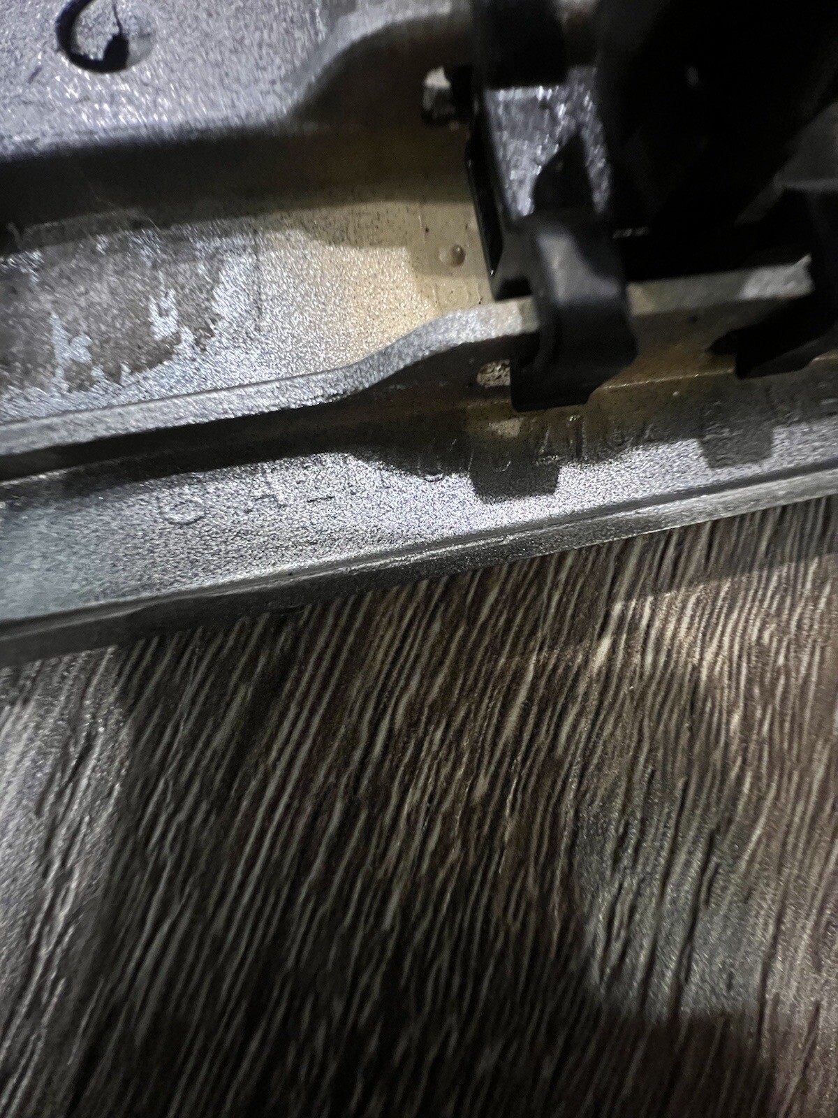 Mercedes E320 W211 FRONT Driver FENDER MOLDING PANEL TRIM -2116902762 ...