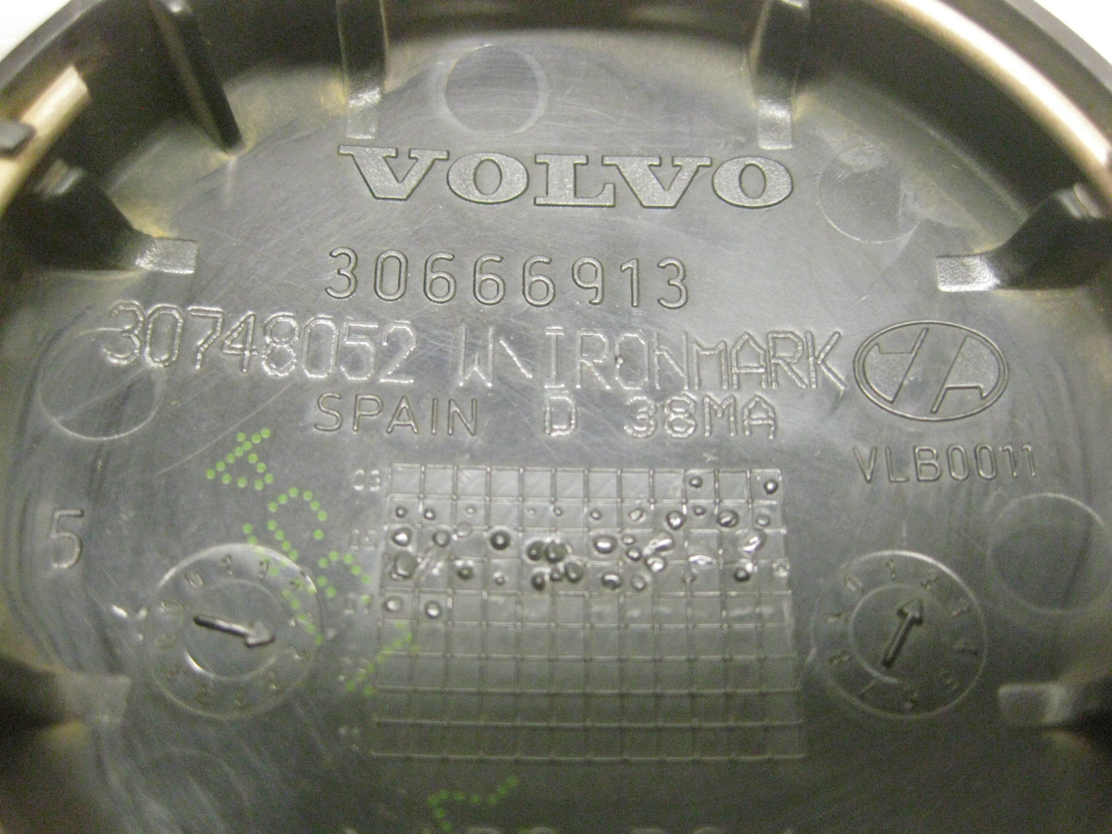 2006 VOLVO S30 S40 S50 S60 V70 XC90 CENTER HUB CAP 30666913 OEM 04 05 ...