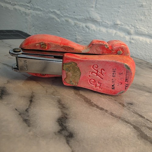 Damage VINTAGE Chalkware Holiday Fair NYC 1969 Pink HIPPO Stapler Japan ...
