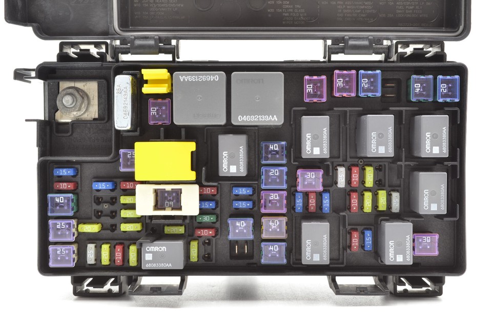 2011 DODGE RAM 1500 2500 GASOLINE ENGINES FUSE BOX TIPM 04692319AJ ...