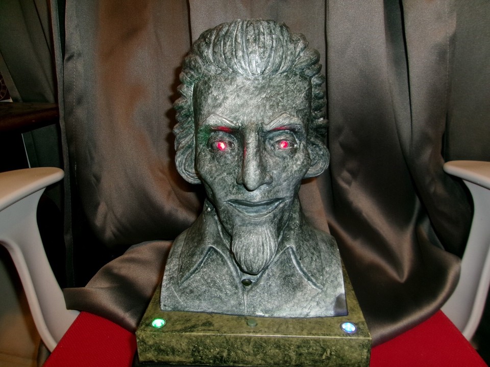 Gemmy Animated Animatronic Talking 12” Head Bust Statue Motion Sensor ...