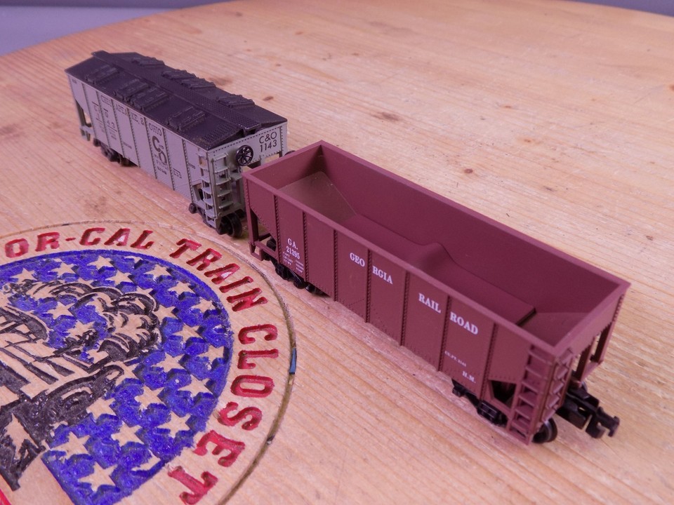 Unknown HO Scale 2 HO Hoppers, No Boxes Lot #Y112 | eBay