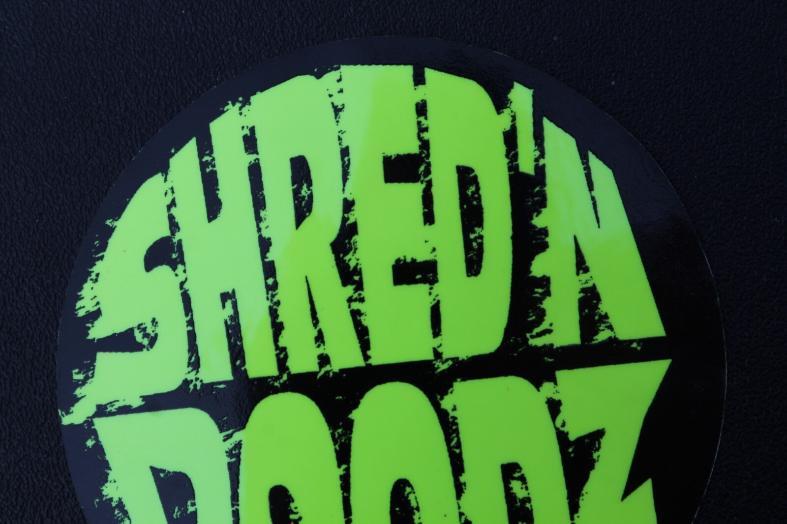 Shed N Doodz Shredding Neon Green Black Skateboard V30B Vintage Surfing ...
