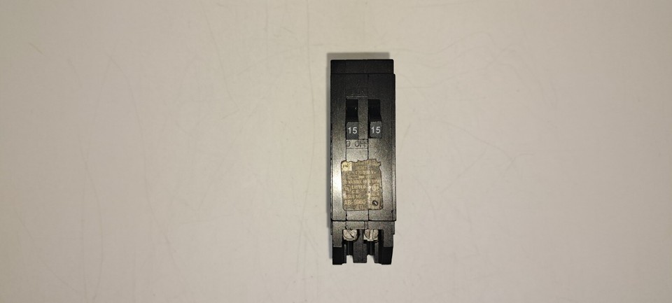 Square D HOMT1515 Homeline 2-15 Amp Single Pole Tandem Circuit Breaker ...