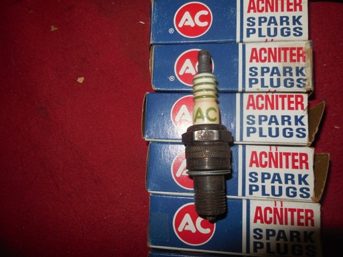 NOS 1969 Camaro Corvette Nova Chevelle 396 427 Hi Po spark plug set ...