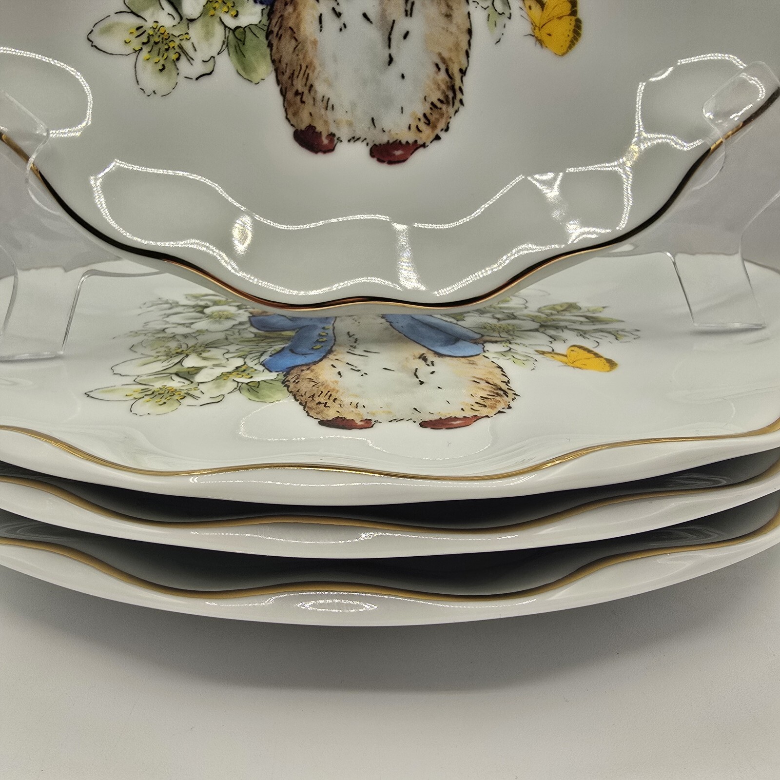 Peter Rabbit Easter Scalloped Dinner Plate Set of 4 Gold Rim Zrike ...